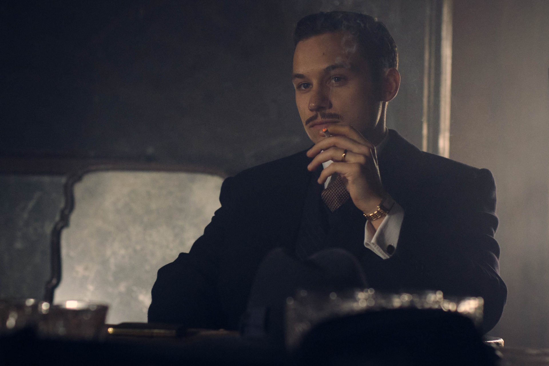 Rencontrez Laura Mckee Le Capitaine Swing De Lira De Peaky Blinders