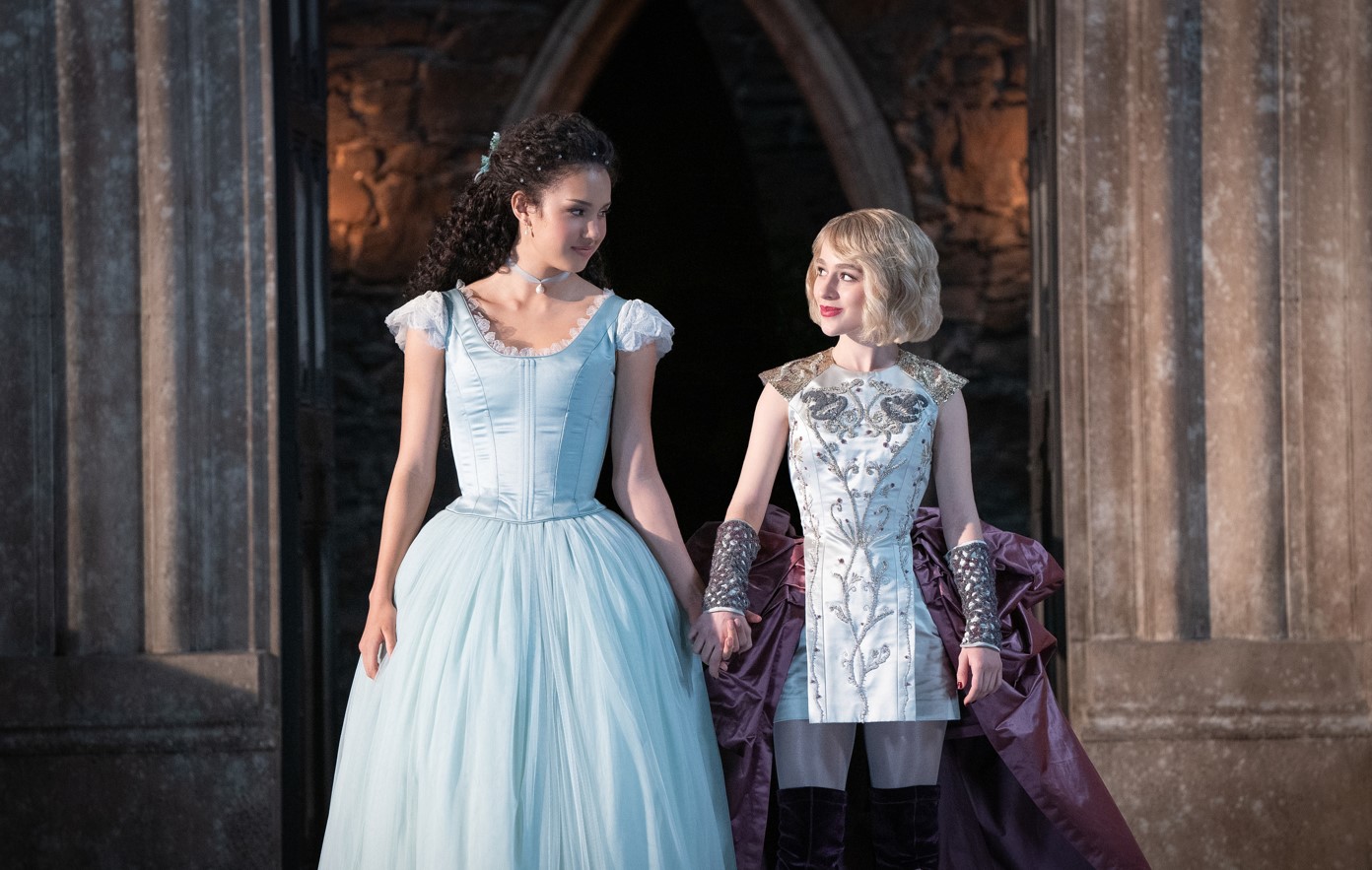 Sophie et Agatha finissent-elles ensemble à l'école du bien et du mal ? - Netflix News